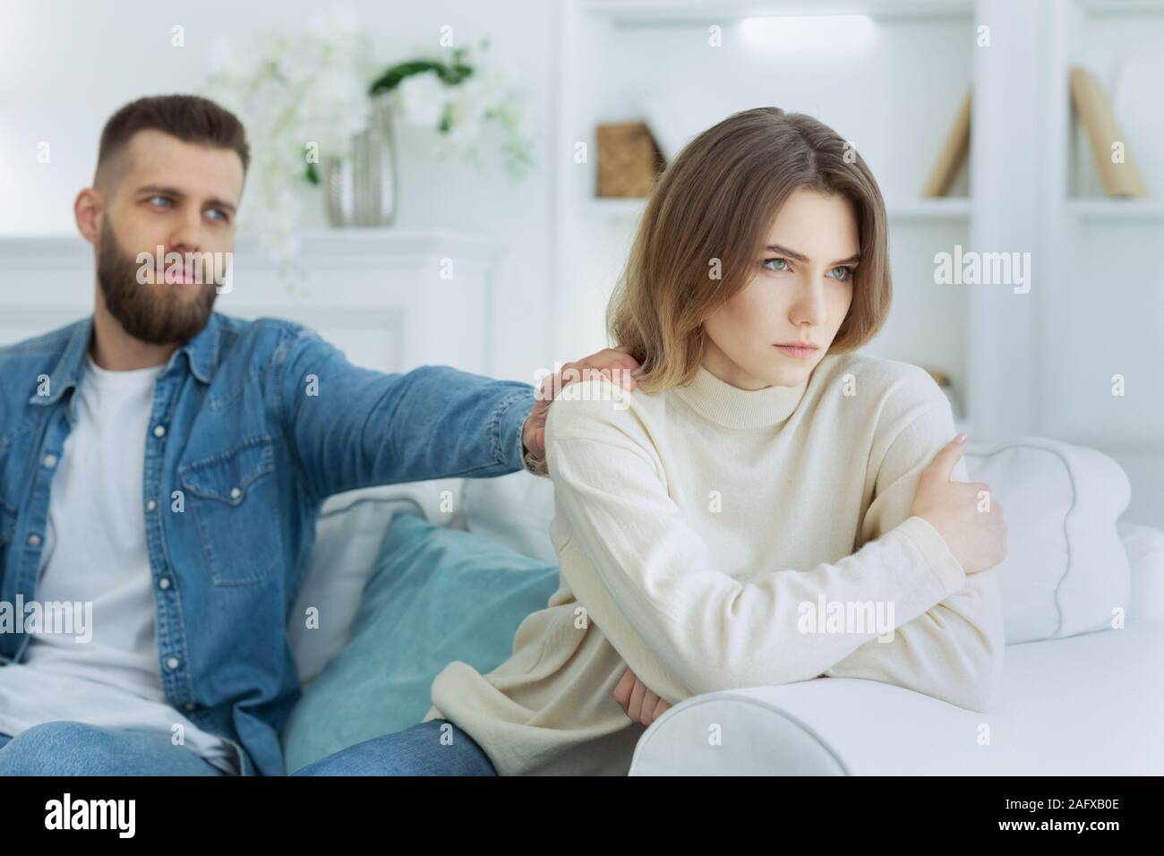 Girlfriend apologizing hi-res stock photography and images - Alamy