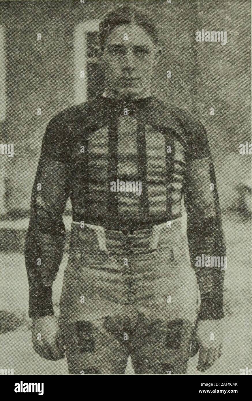 1935 football player hi-res stock photography and images - Alamy