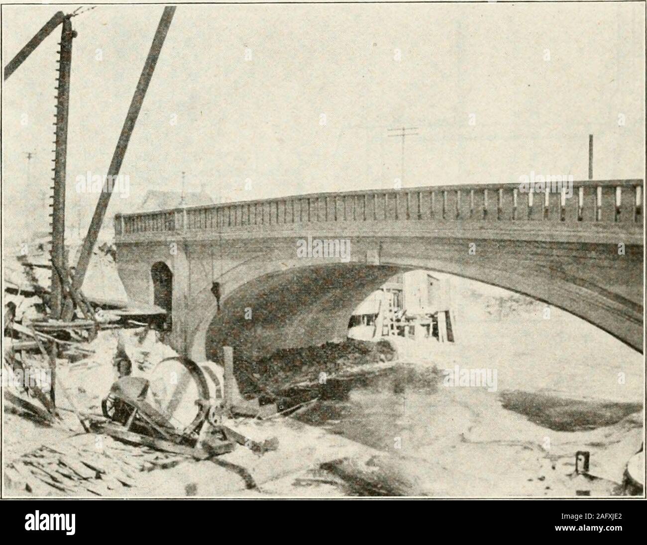 Simple cornice forms hi-res stock photography and images - Alamy