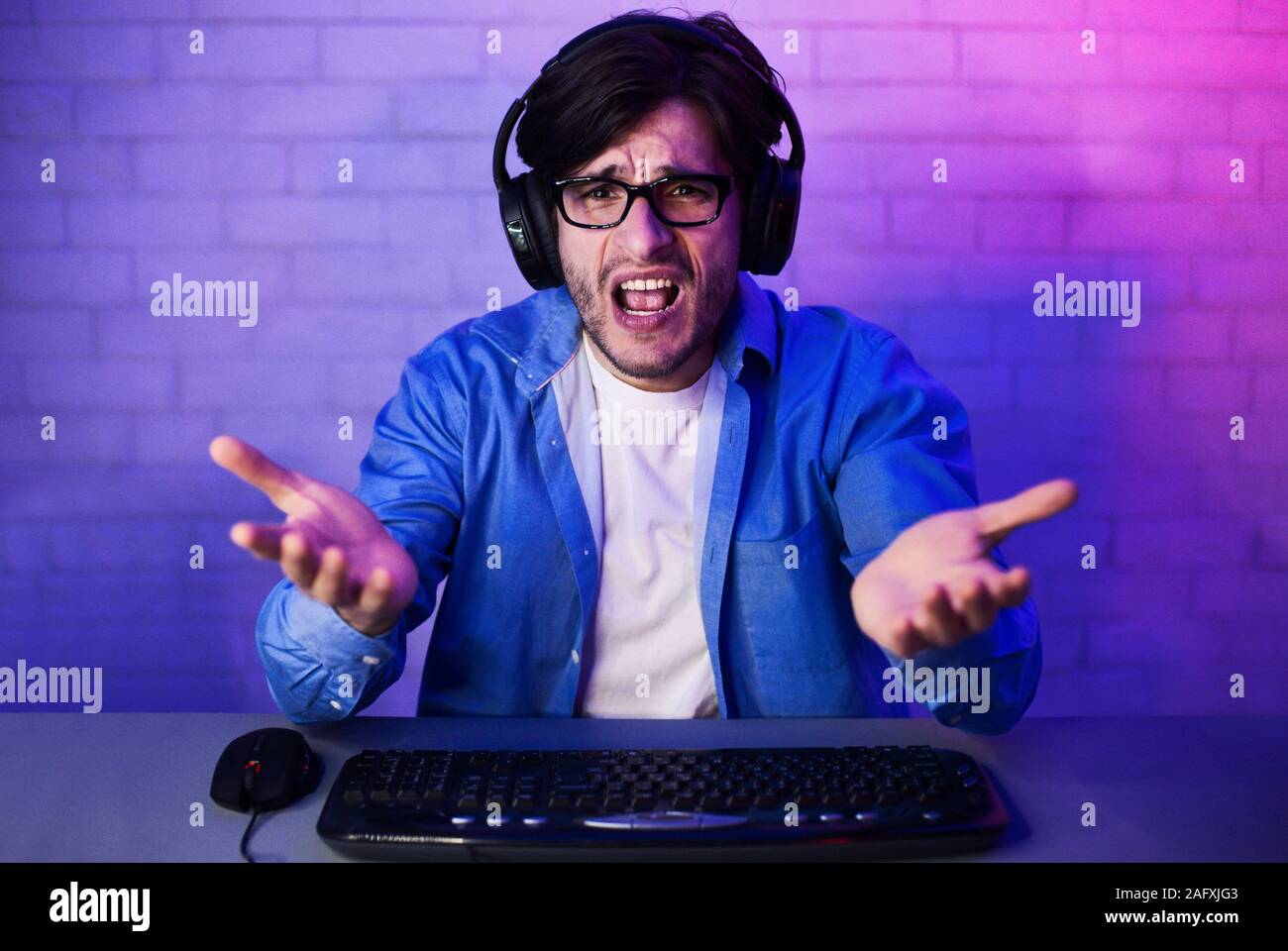 Male streamer hi-res stock photography and images - Alamy