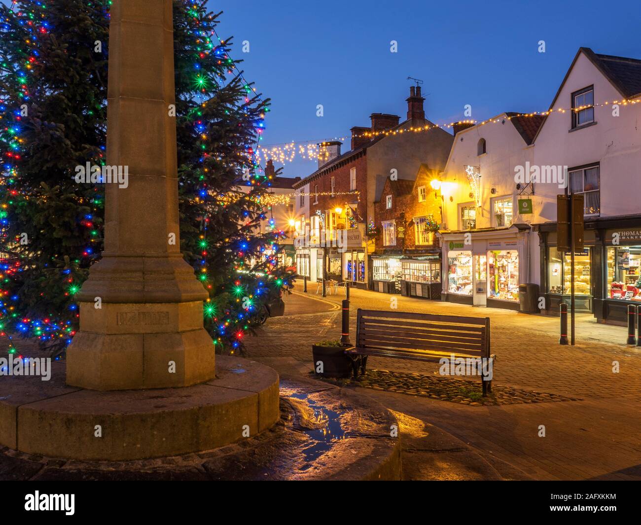 Knaresborough market place dusk hi-res stock photography and images - Alamy