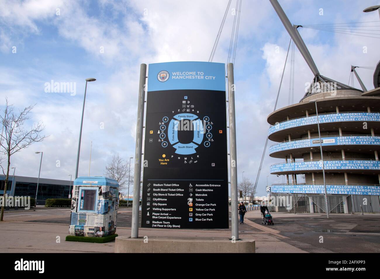 Billboard Welcome The Manchester City Football Club At Manchester ...
