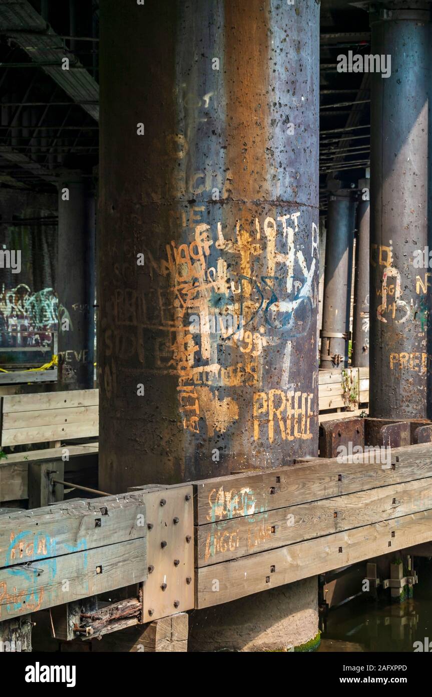 Single cast-iron column on the underside of Conisborough Bridge ...