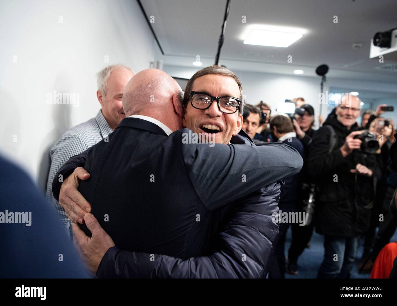 Parents and 17 year old son hi-res stock photography and images - Alamy