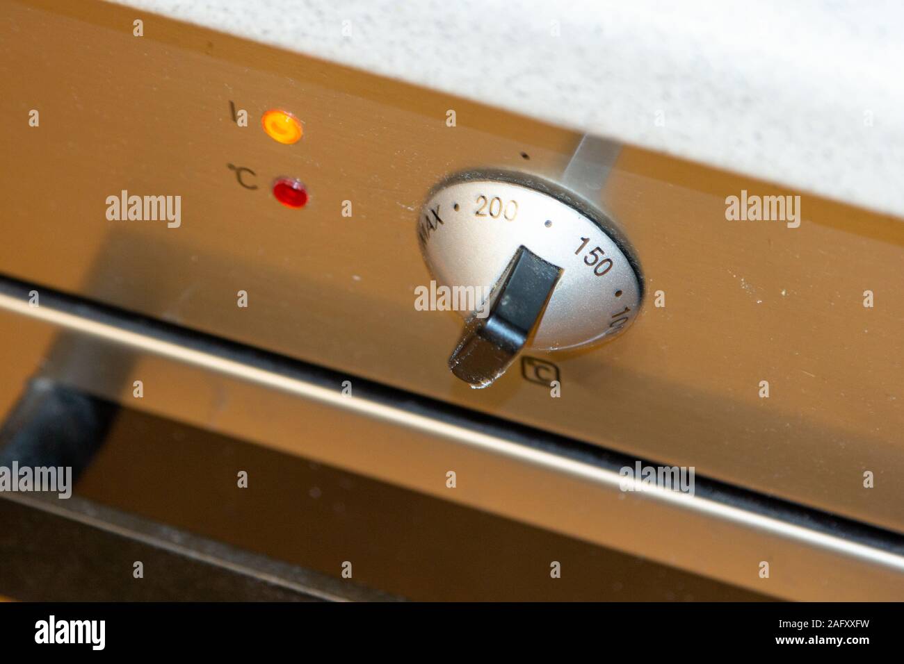 Temperature dial hi-res stock photography and images - Alamy