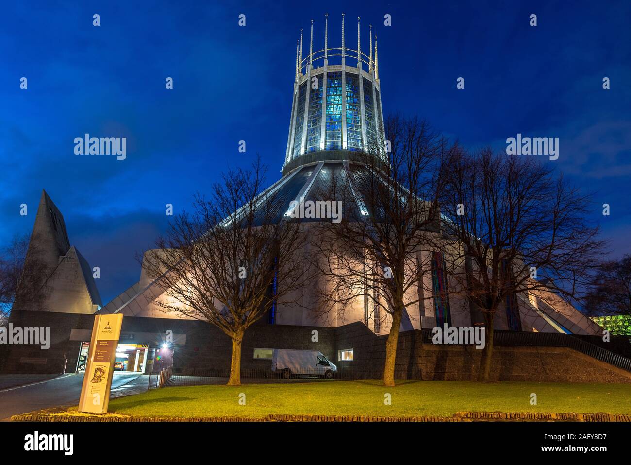 Liverpool metropolitan cathedral hi-res stock photography and images ...