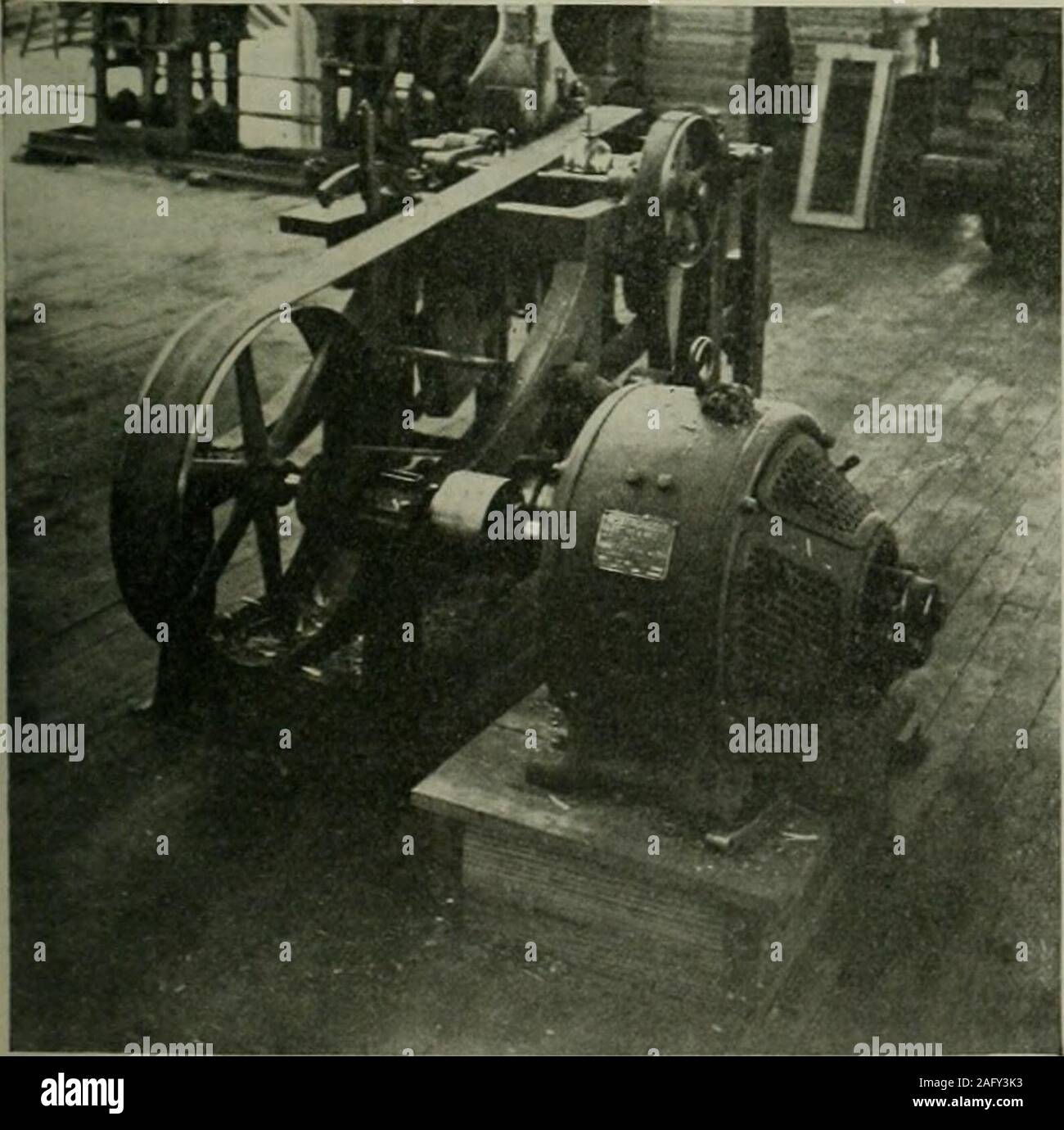 Shunt wound hi-res stock photography and images - Alamy