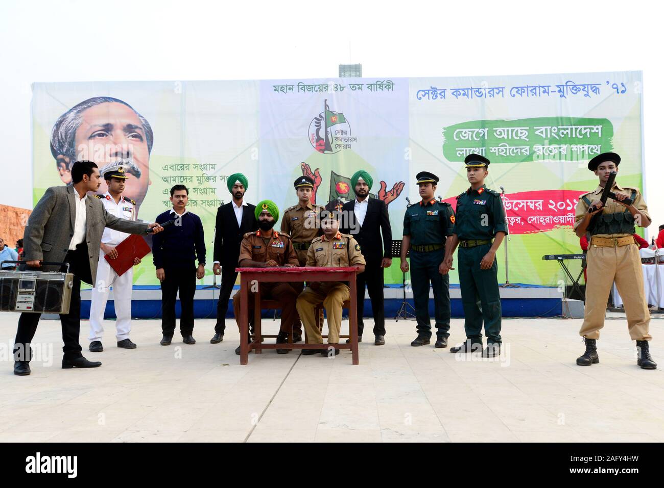 Bangladeshi arties performs Signatures of Pakistani forces surrender on ...