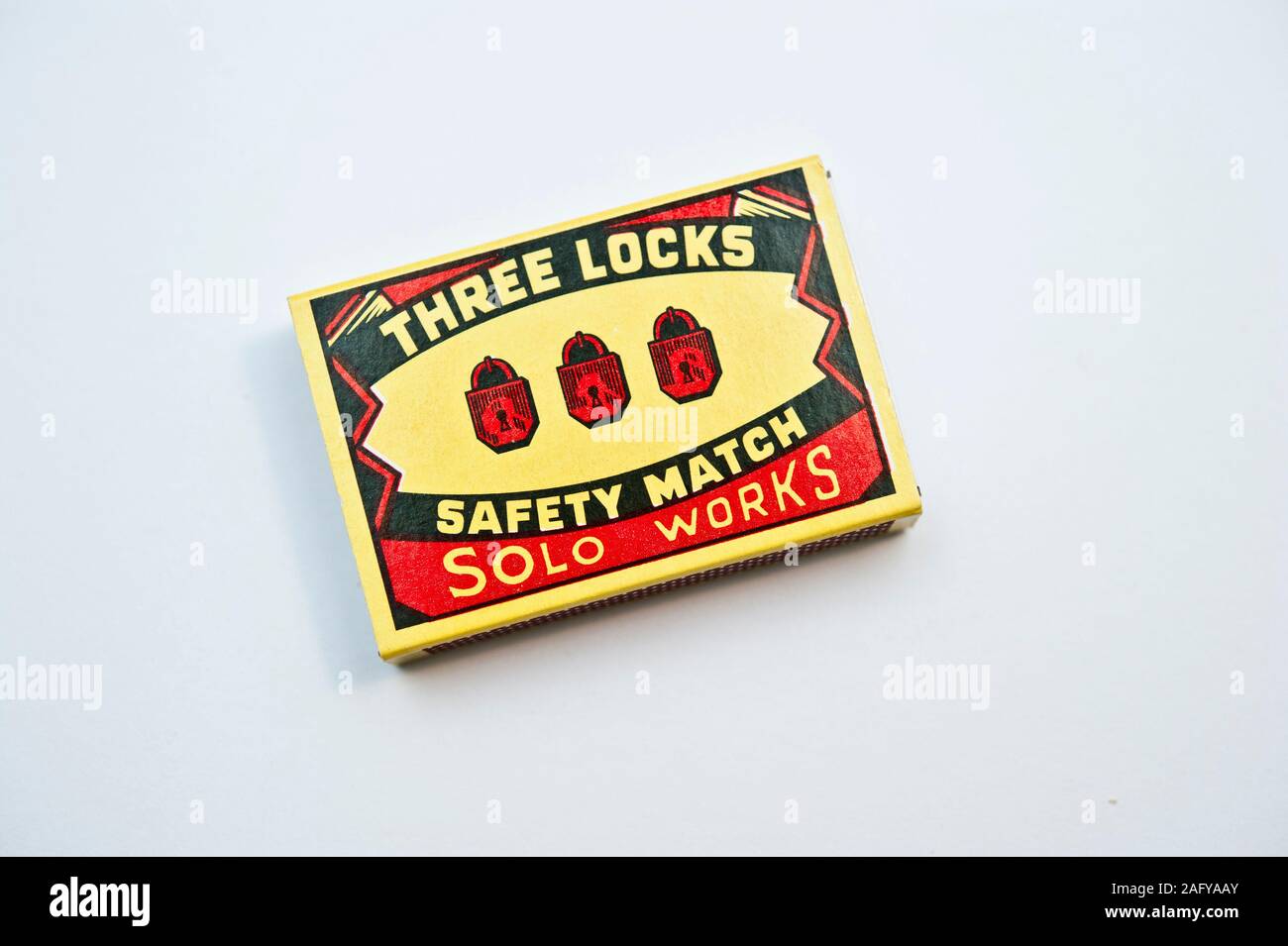 vintage box of safety matches isolated Stock Photo - Alamy