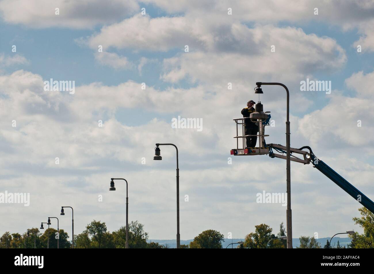 Repairing a street light hi-res stock photography and images - Alamy