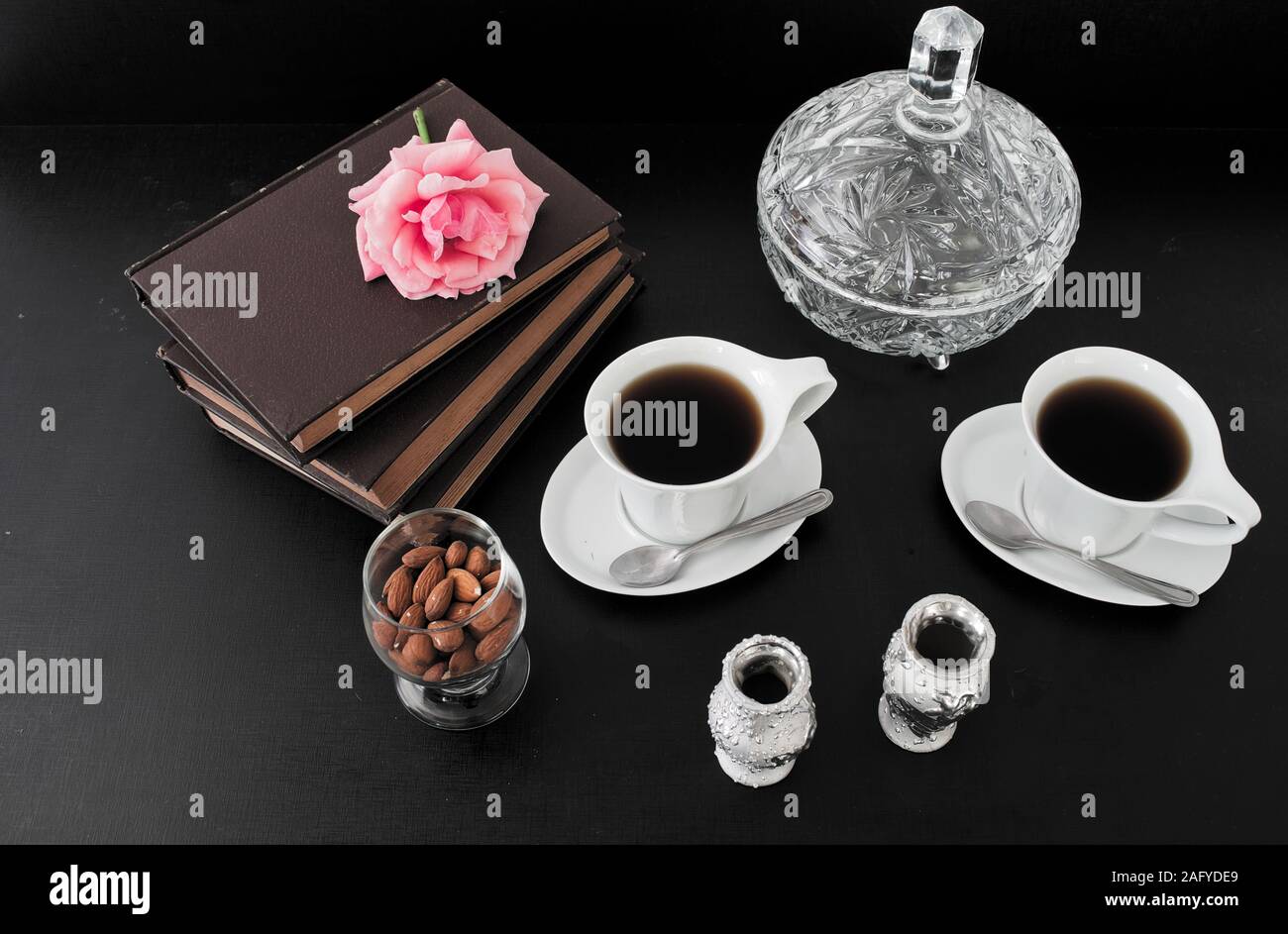 White rose book cafe hi-res stock photography and images - Alamy