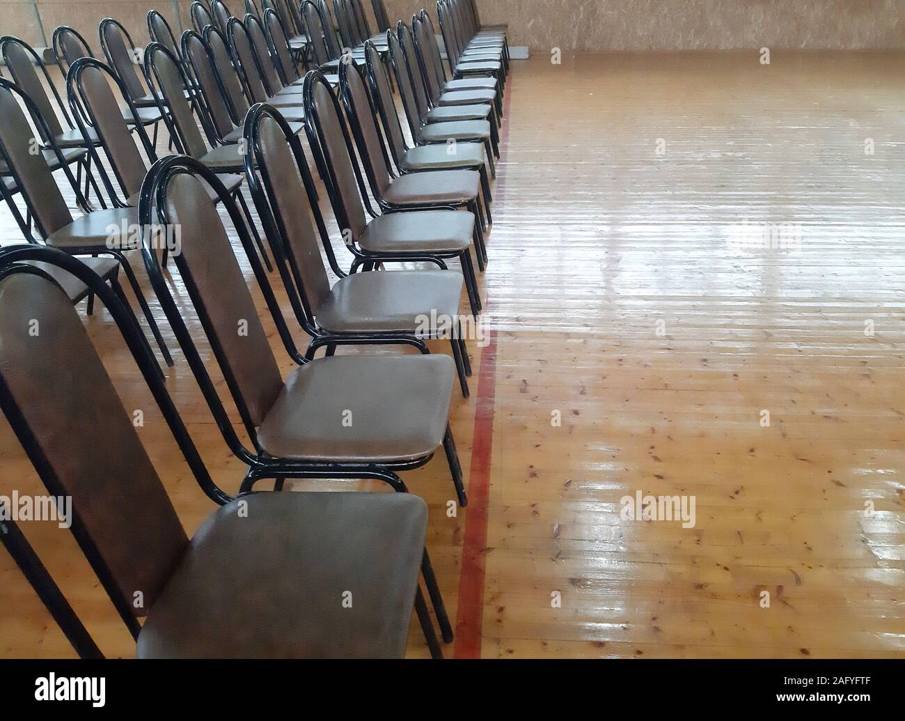 Stand in line inside place hi-res stock photography and images - Alamy