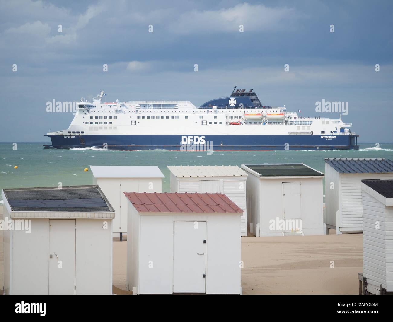 Cross channel ferries hi-res stock photography and images - Alamy
