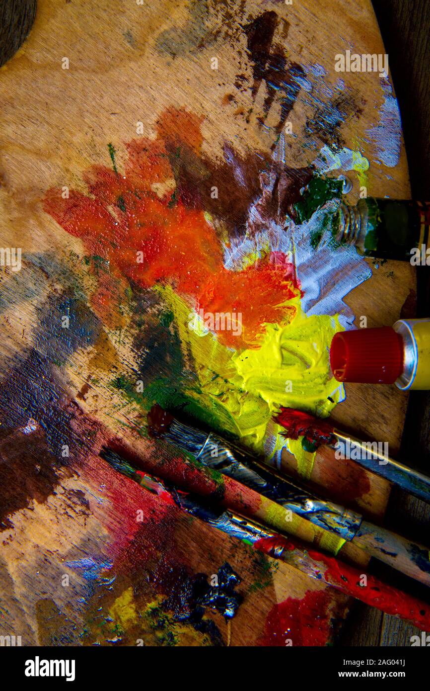 Professional palette creative hi-res stock photography and images - Alamy