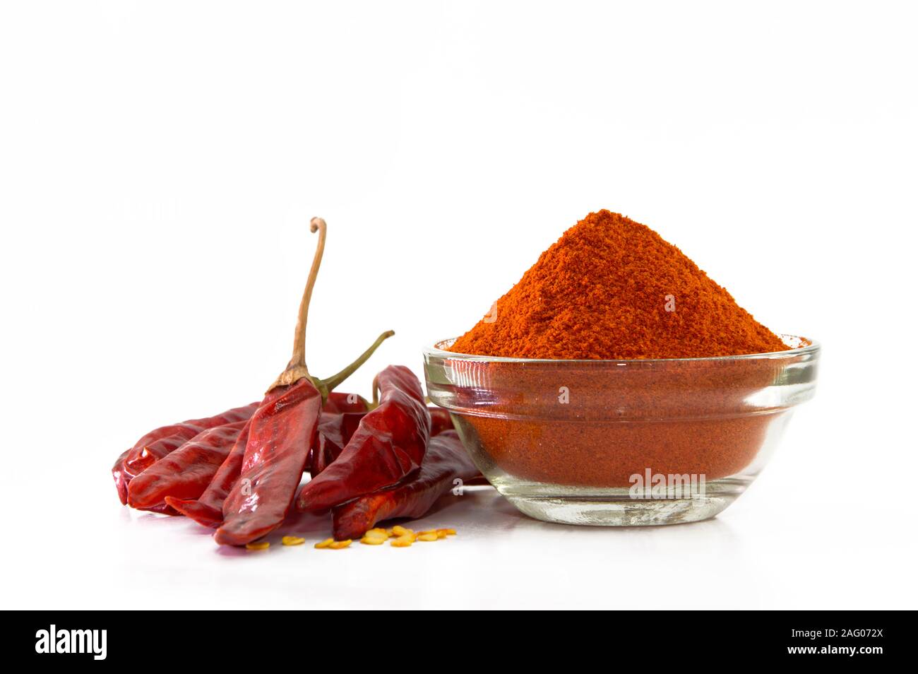Dried red chilli and powder Stock Photo - Alamy
