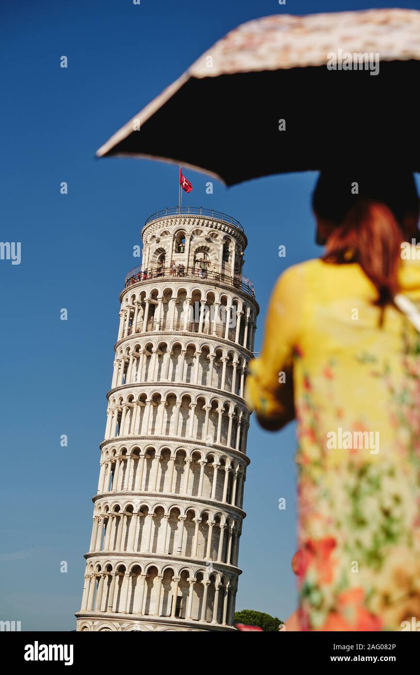 The leaning tower of pisa tourist hi-res stock photography and images ...