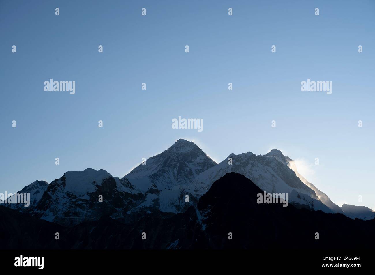 High altitude travel / landscape photography during a trekking and ...