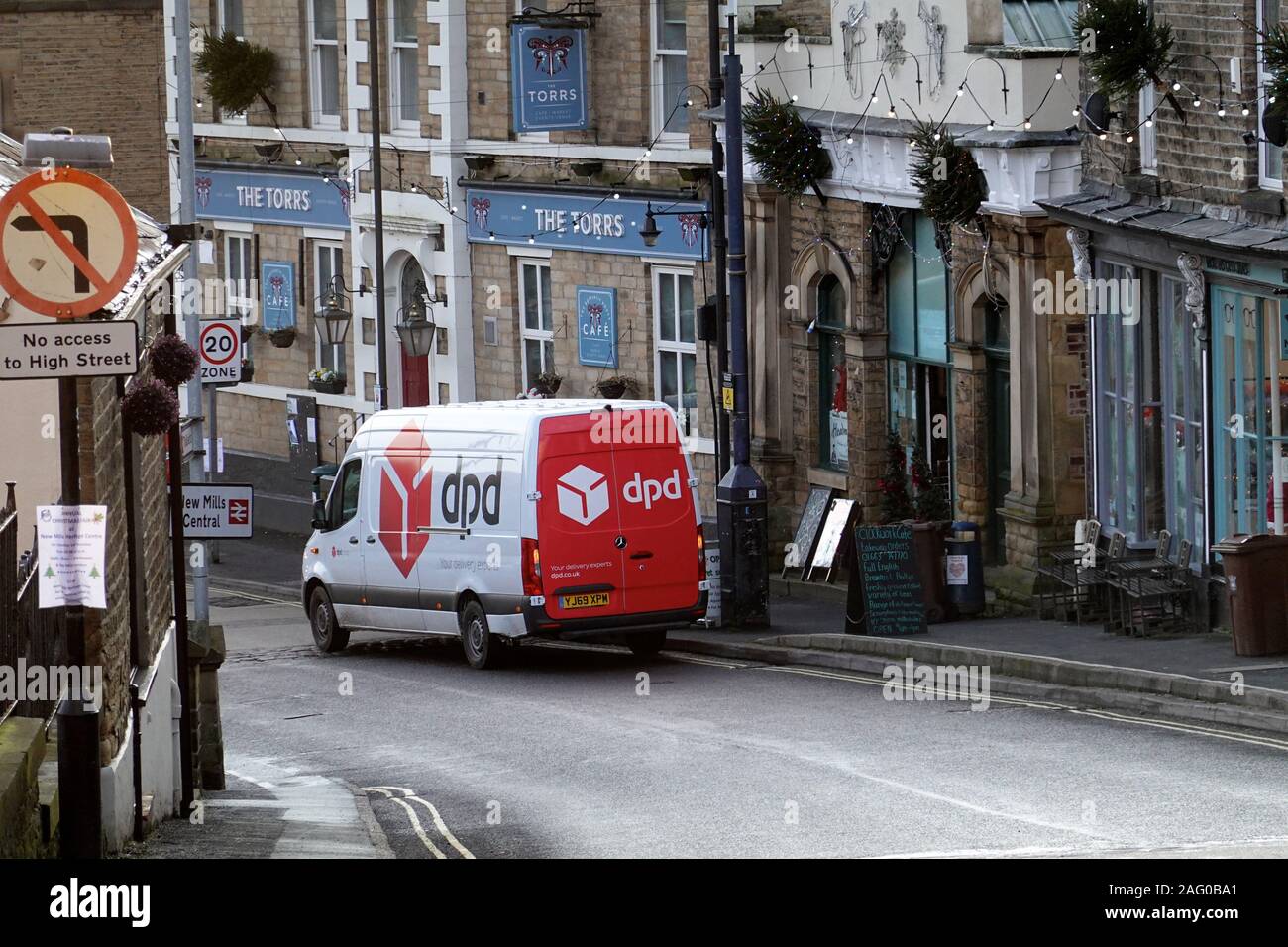 Dpd delivery van hi-res stock photography and images - Alamy
