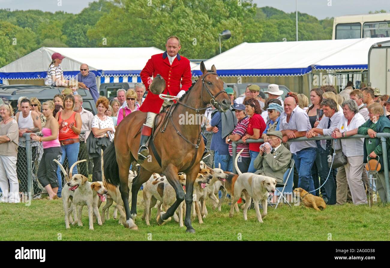 Fox Hunting, Horseman and Hounds, Edenbridge and Oxted Country Show ...