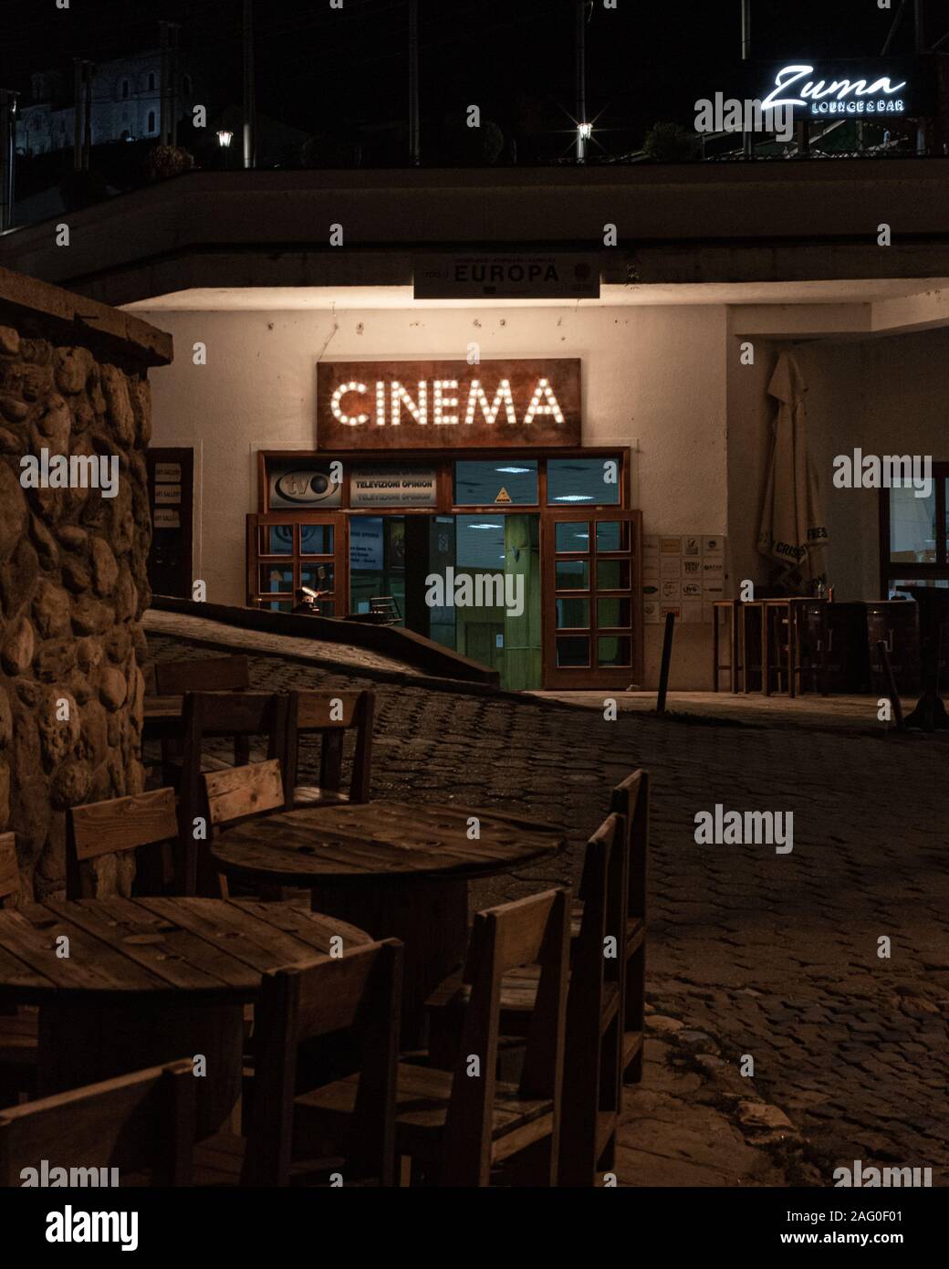 Illuminated cinema sign hi-res stock photography and images - Alamy