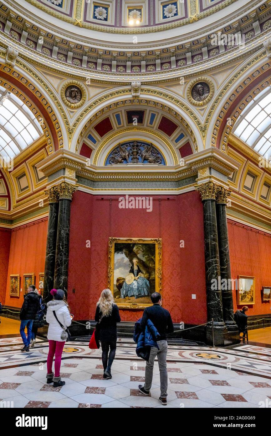 The national gallery london interior hi-res stock photography and ...