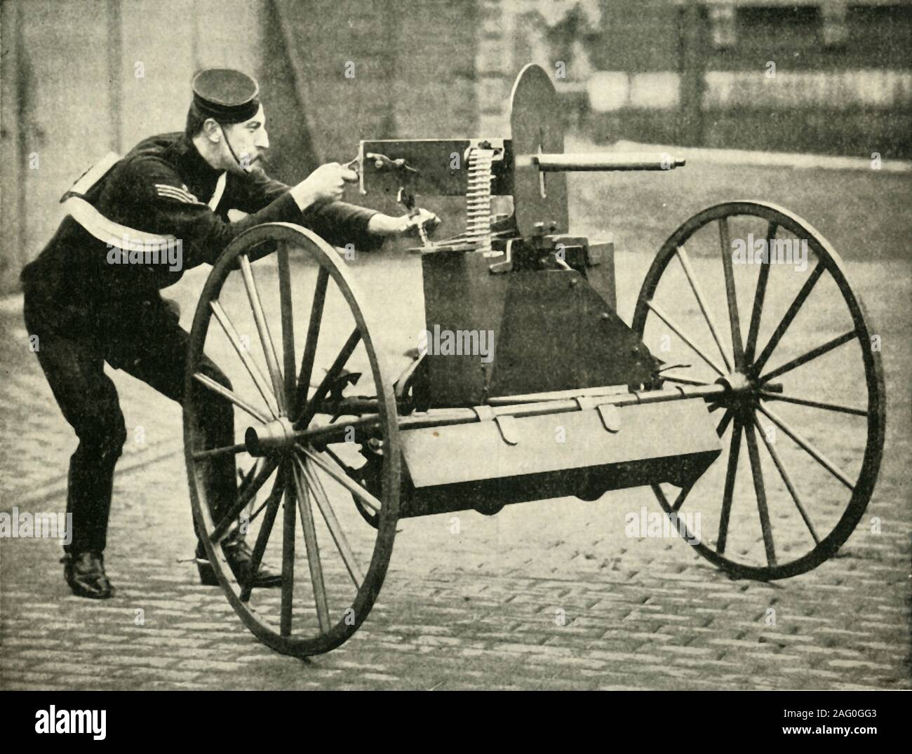 Field gun carriage hi-res stock photography and images - Alamy