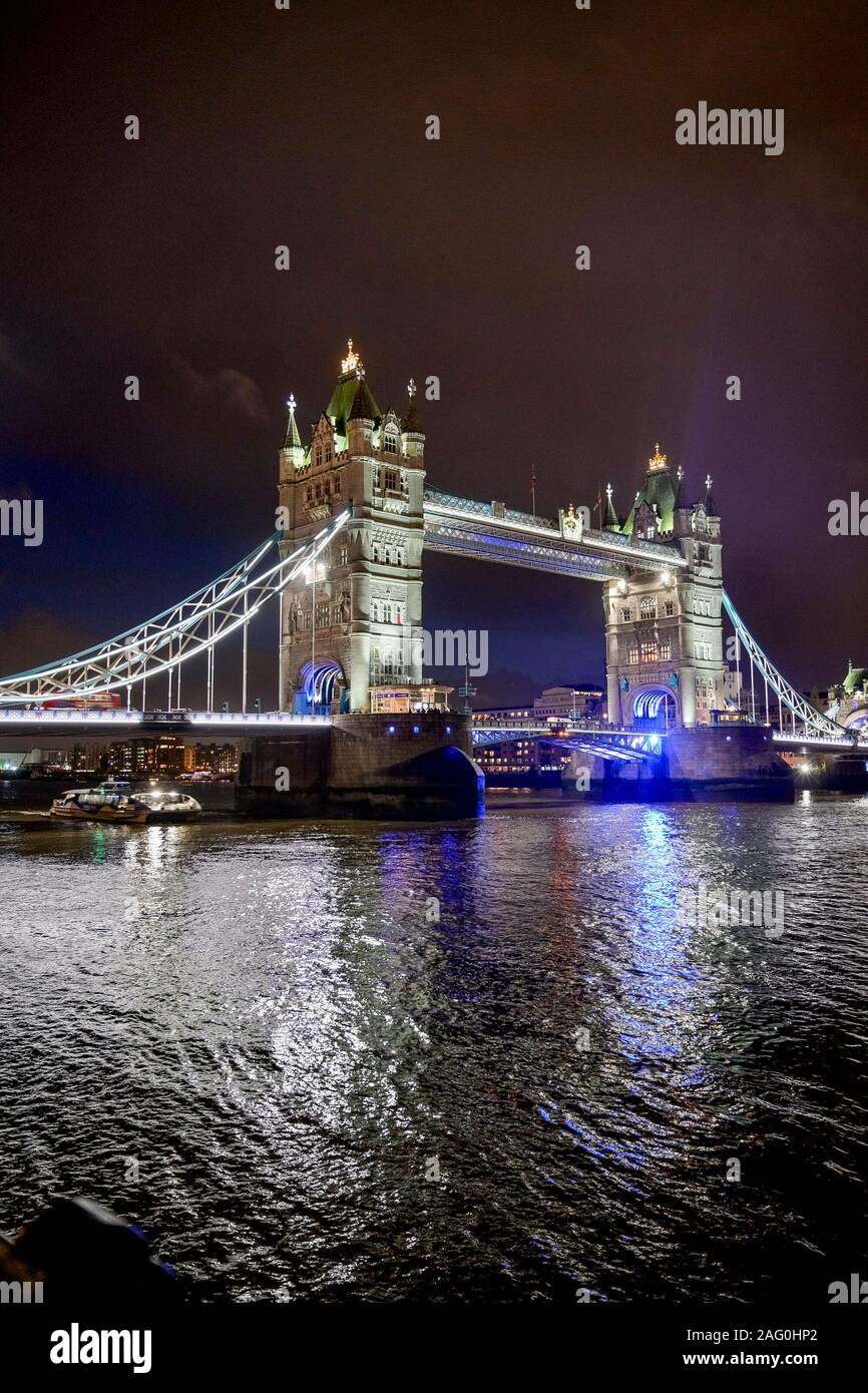 Tower Bridge, night, London, England, UK Stock Photo - Alamy