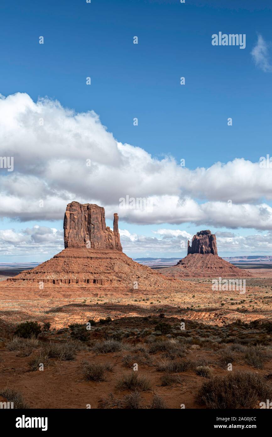 East mitten and west mitten buttes hi-res stock photography and images ...