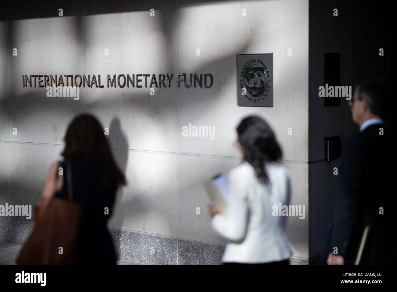 Imf headquarters logo hi-res stock photography and images - Alamy