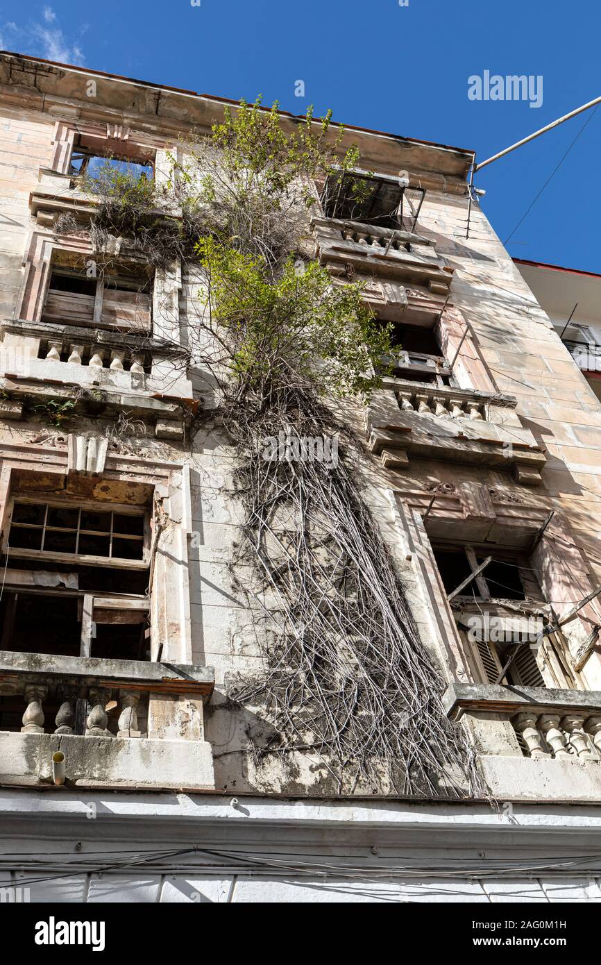 Havana cuba derelict building hi-res stock photography and images - Alamy