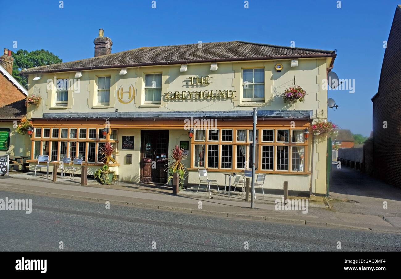 Charlwood surrey hi-res stock photography and images - Alamy