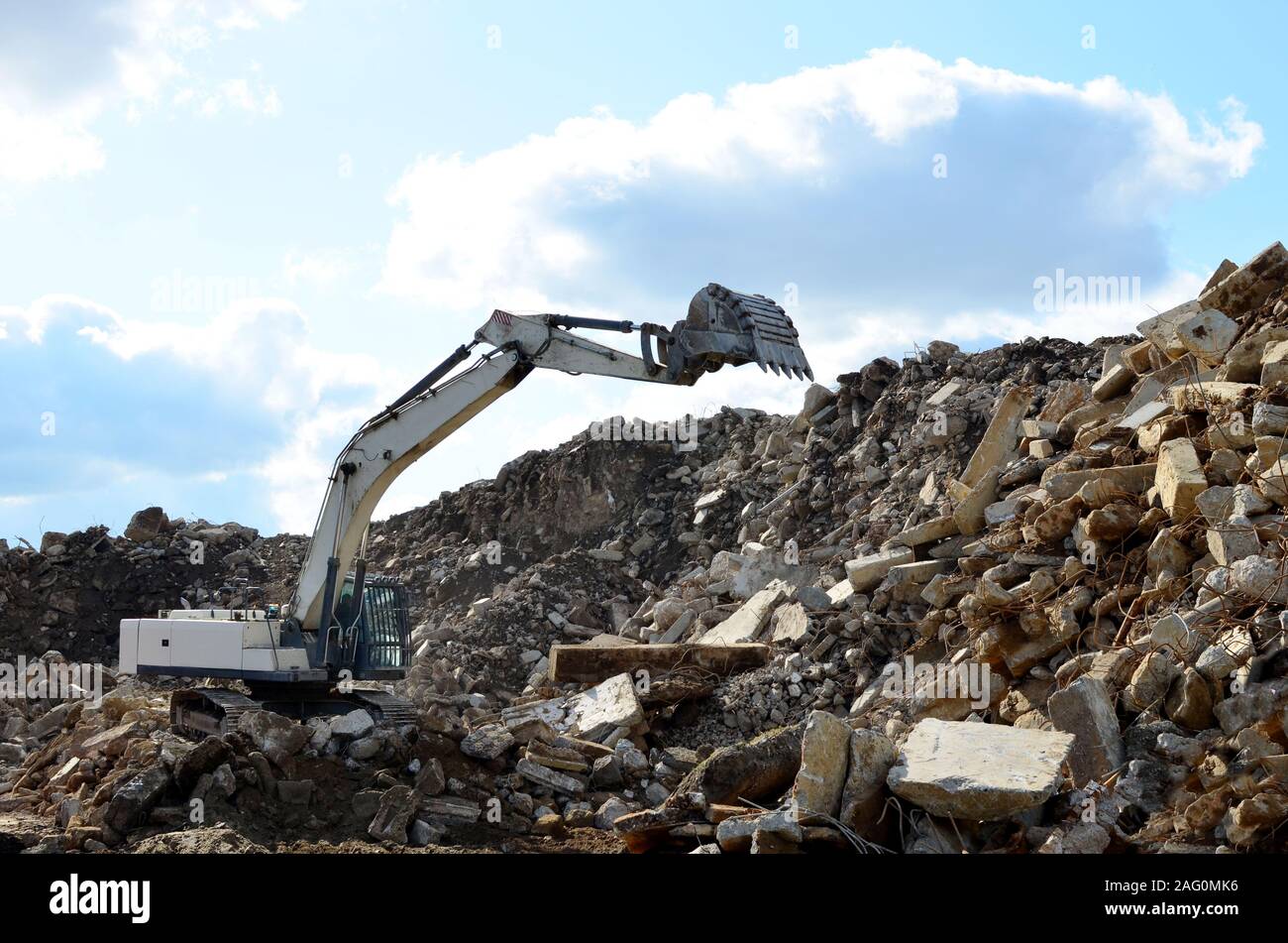 Salvaging and recycling building and construction materials. Industrial ...