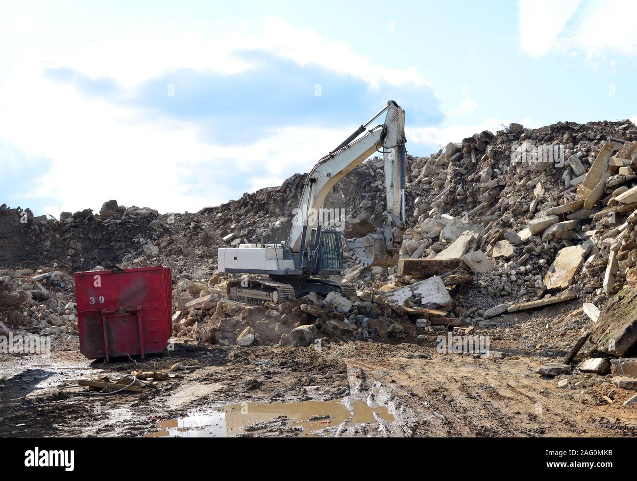 Salvaging and recycling building and construction materials. Industrial ...