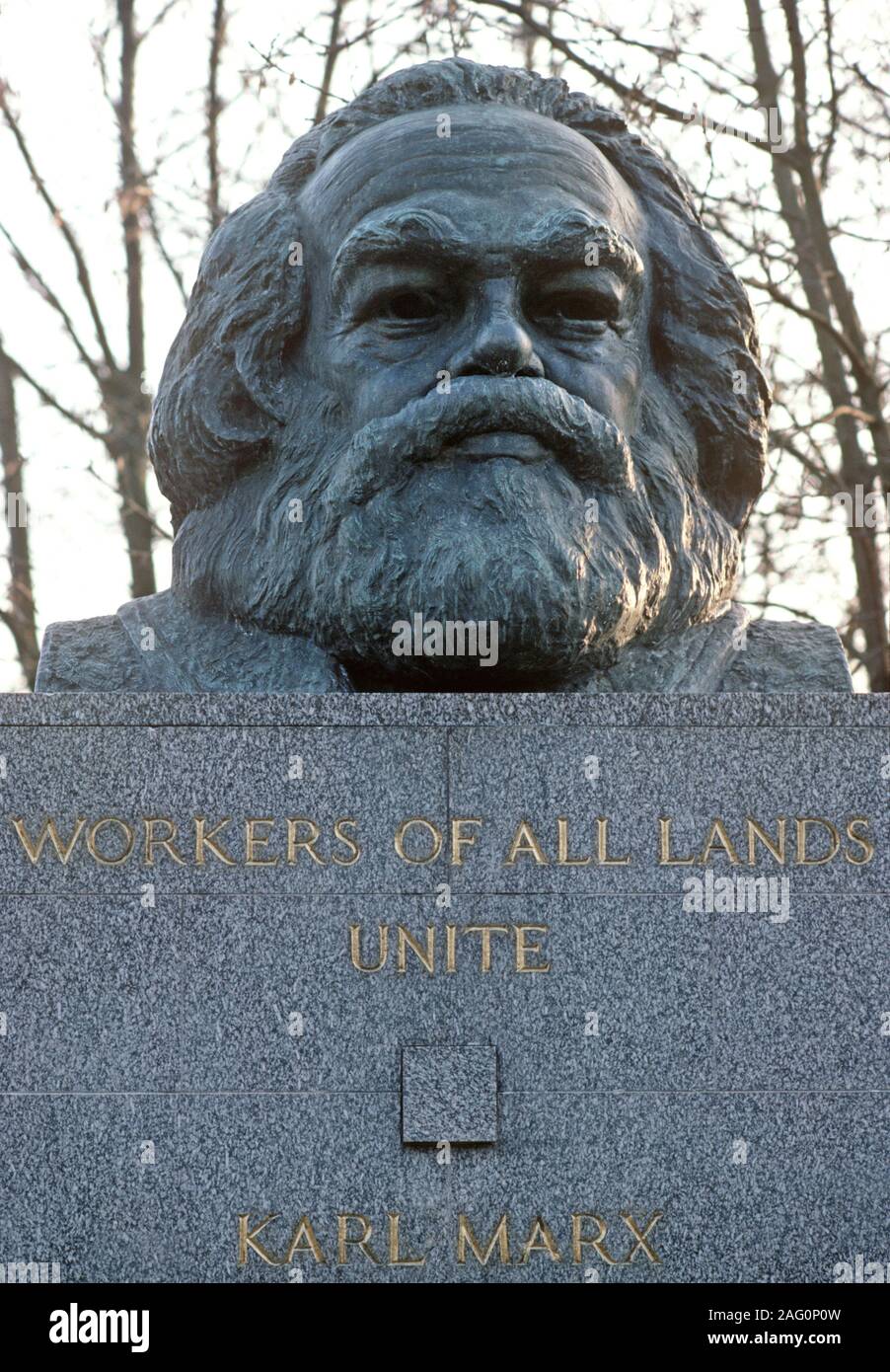 Karl Marx tomb in Highgate Cemetery North London , England Stock Photo ...
