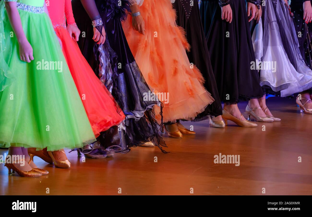 Girls in ball gowns hi-res stock photography and images - Alamy