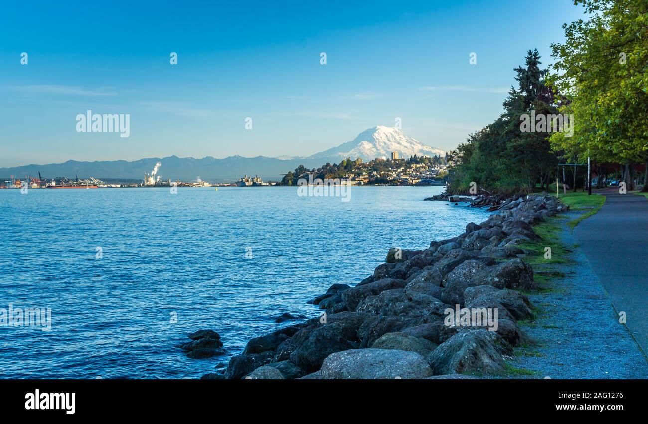 A view of Mount Rainier and the shoreline in Ruston, Washington Stock ...