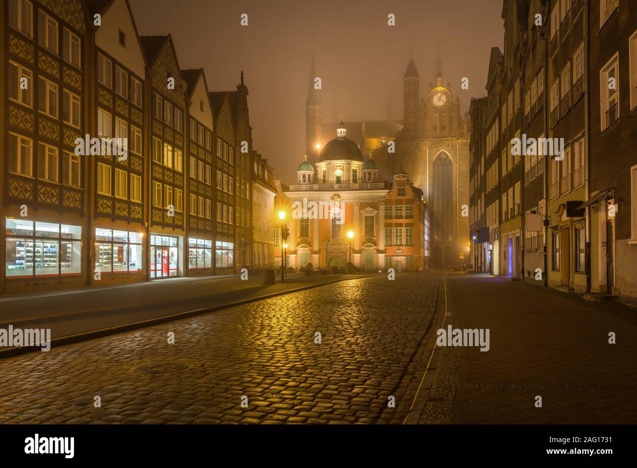 Grobla I street with the Royal Chapel and St. Mary's Basilica, historic ...