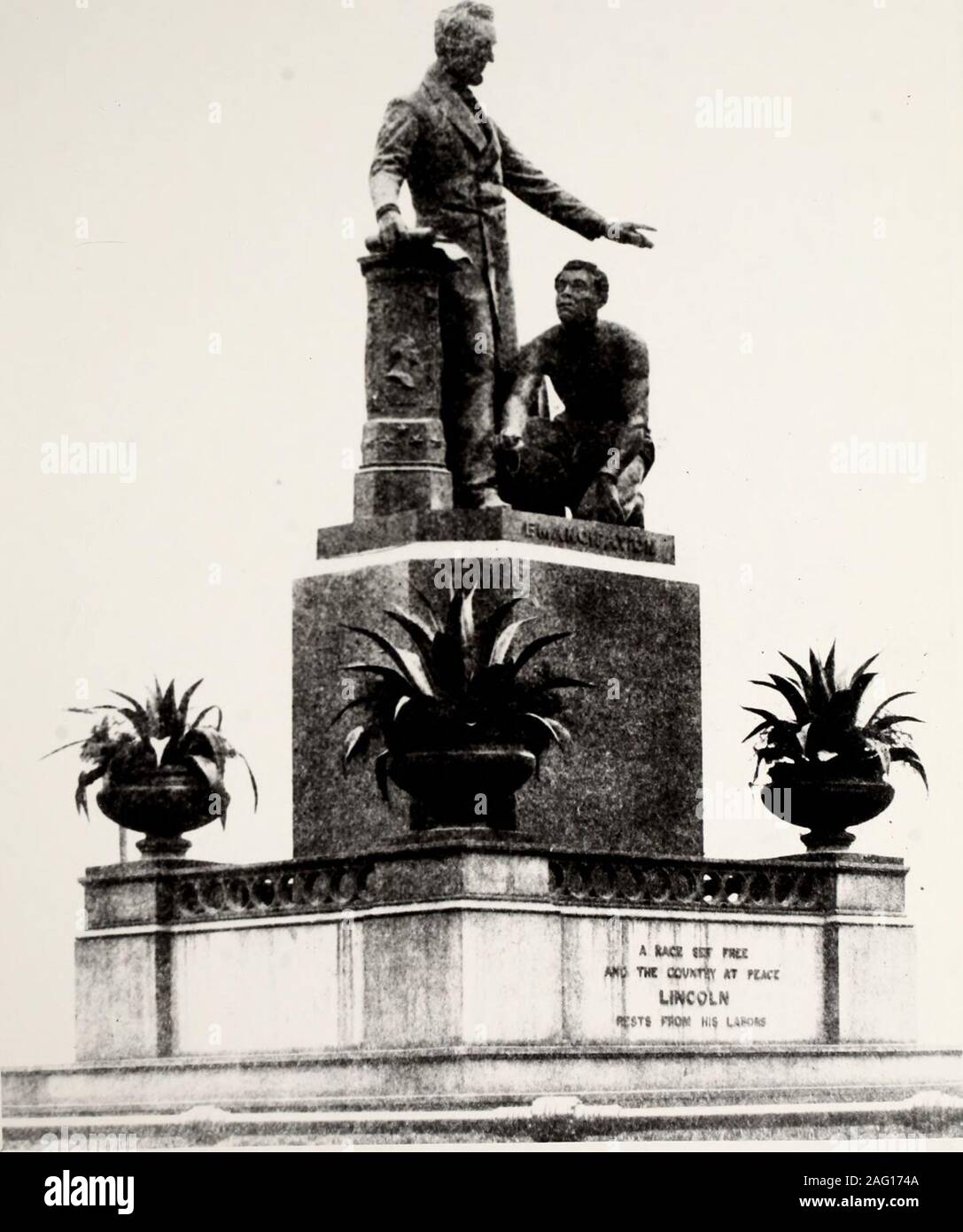 . Statues of Abraham Lincoln. COLONIAL LINCOLUS Boston, Massachusetts ...