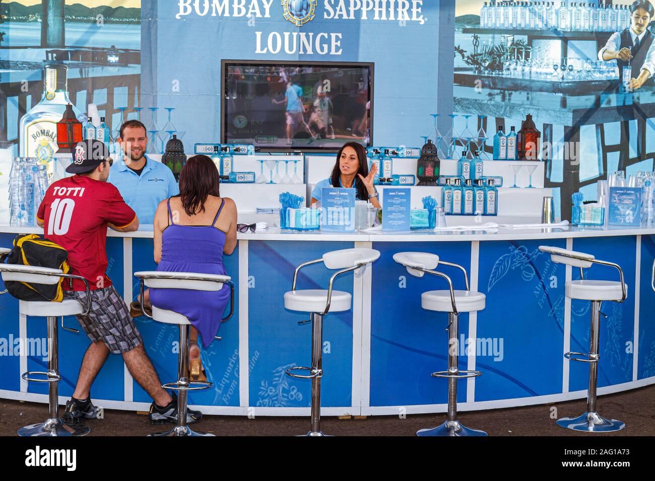 Lounge bar bars hi-res stock photography and images - Alamy
