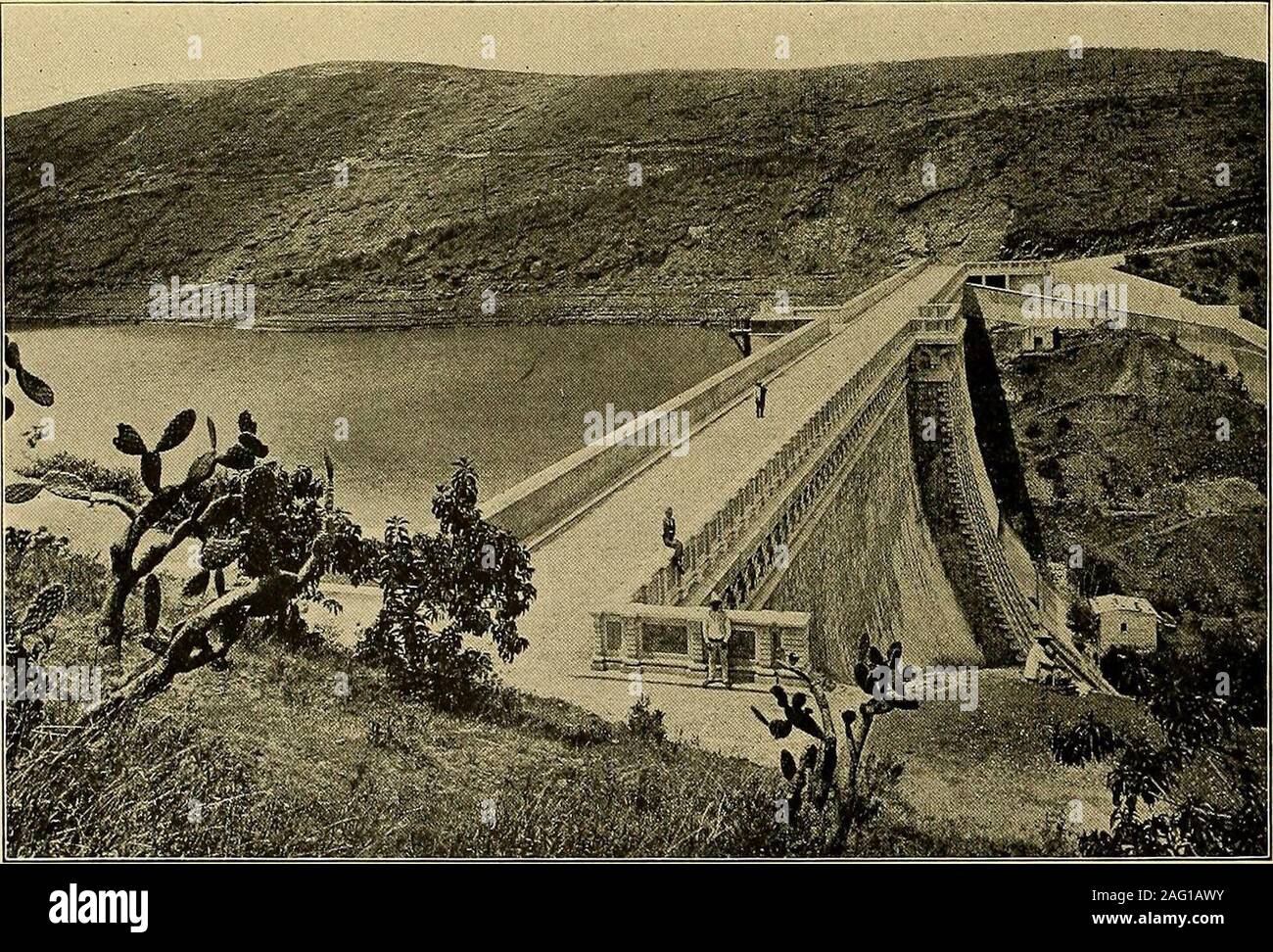 At maximum dam height hi-res stock photography and images - Alamy