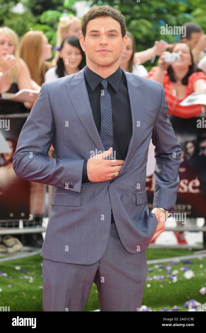 Kellan Lutz Java Heat Hot Scene