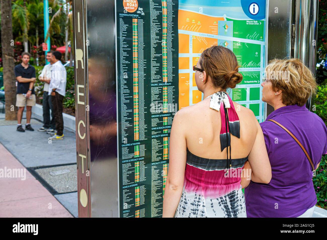 Mall directory stores hi-res stock photography and images - Alamy