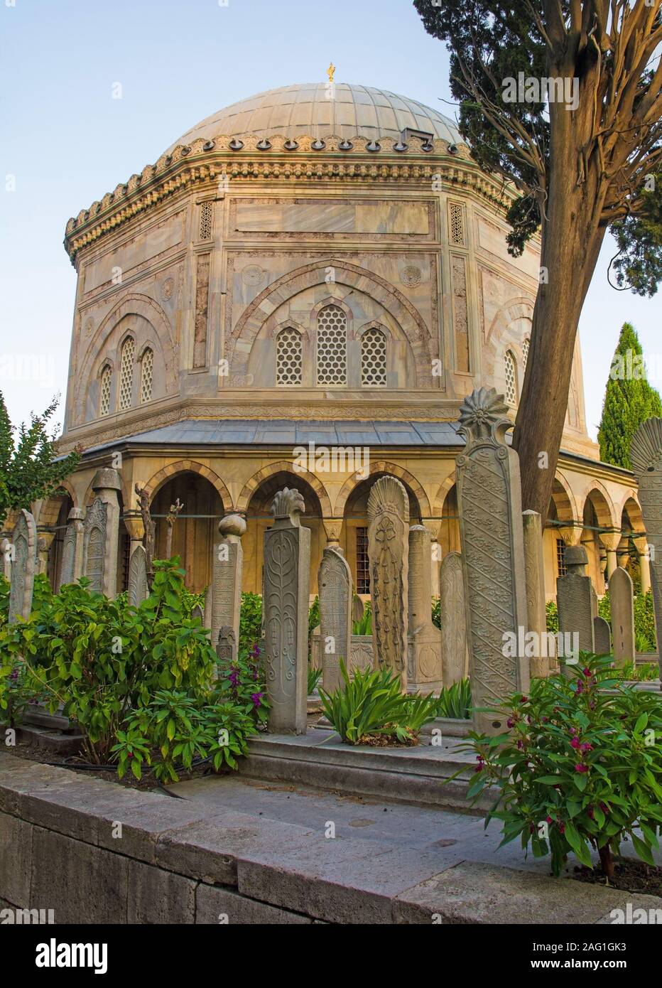 The Tomb of Suleiman the Magnificant and surrounding cemetery in the ...
