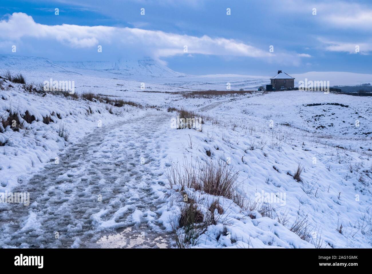 The Ribblehead Viaduct or Batty Moss Viaduct carries the Settle ...