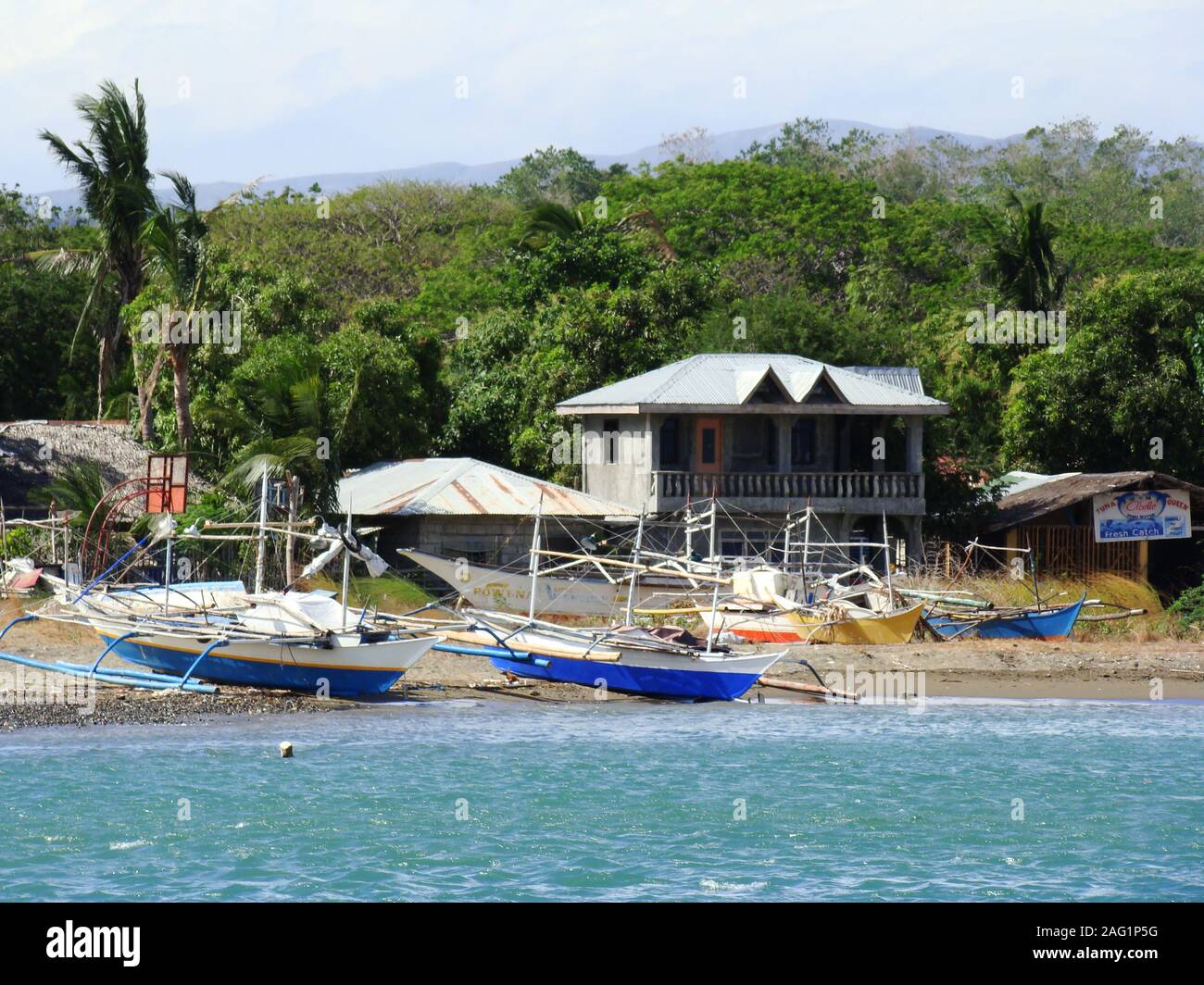 Coastal communities in The Philippines, highly dependent on fisheries ...