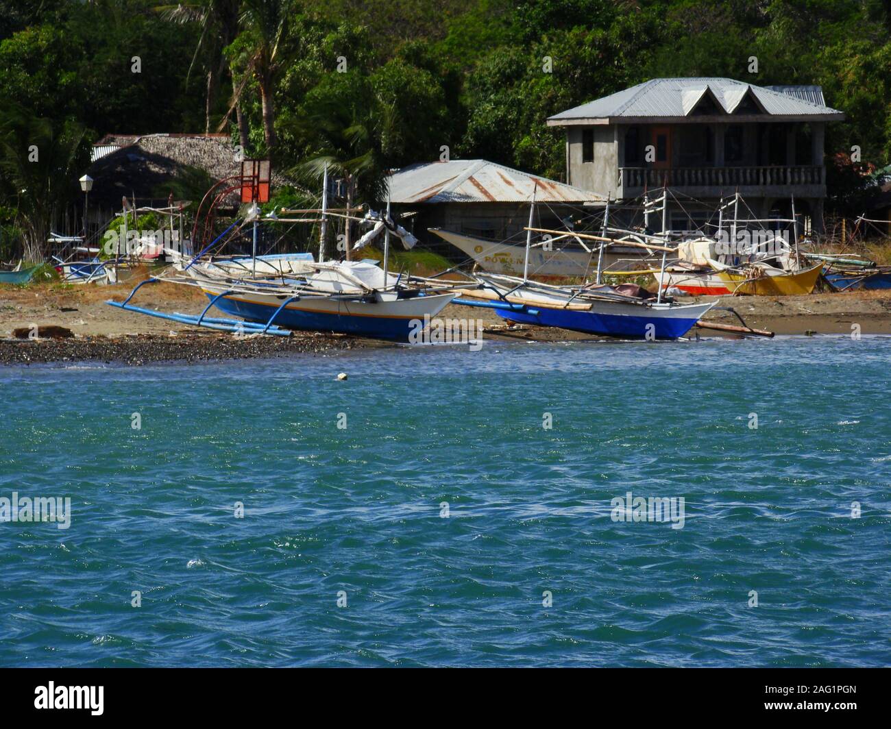 Coastal communities in The Philippines, highly dependent on fisheries ...