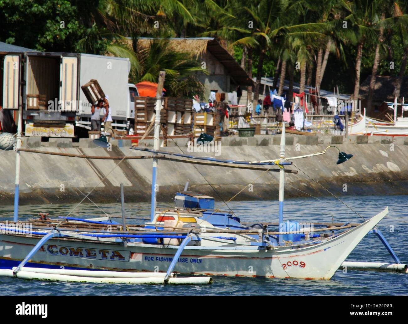 Coastal communities in The Philippines, highly dependent on fisheries ...