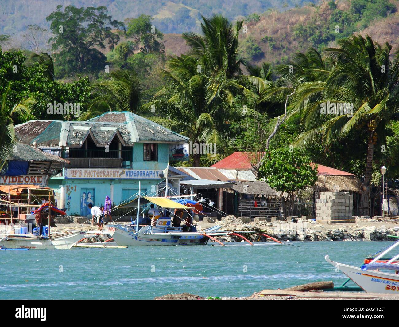 Coastal communities in The Philippines, highly dependent on fisheries ...