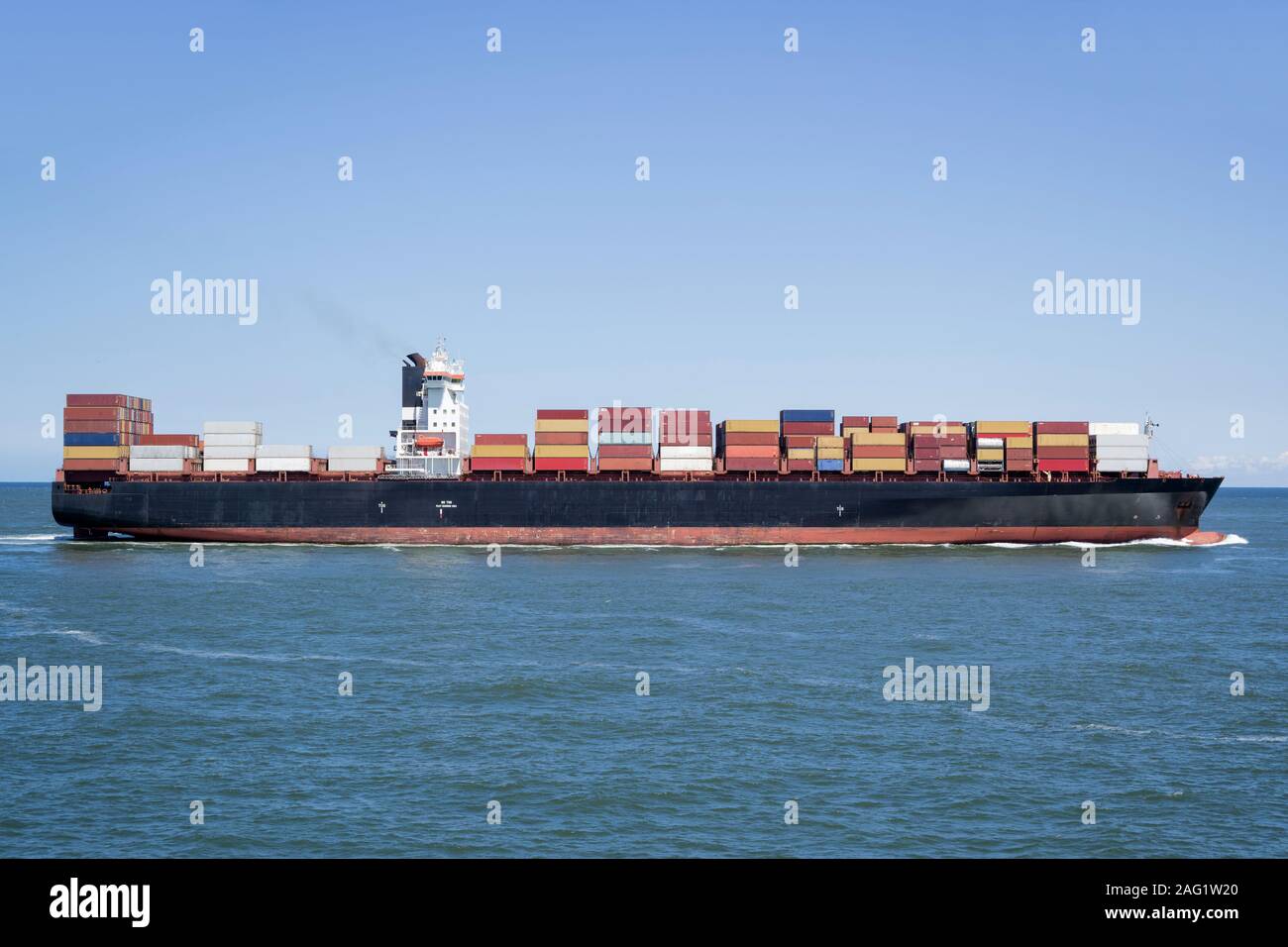 large container ship at sea Stock Photo - Alamy