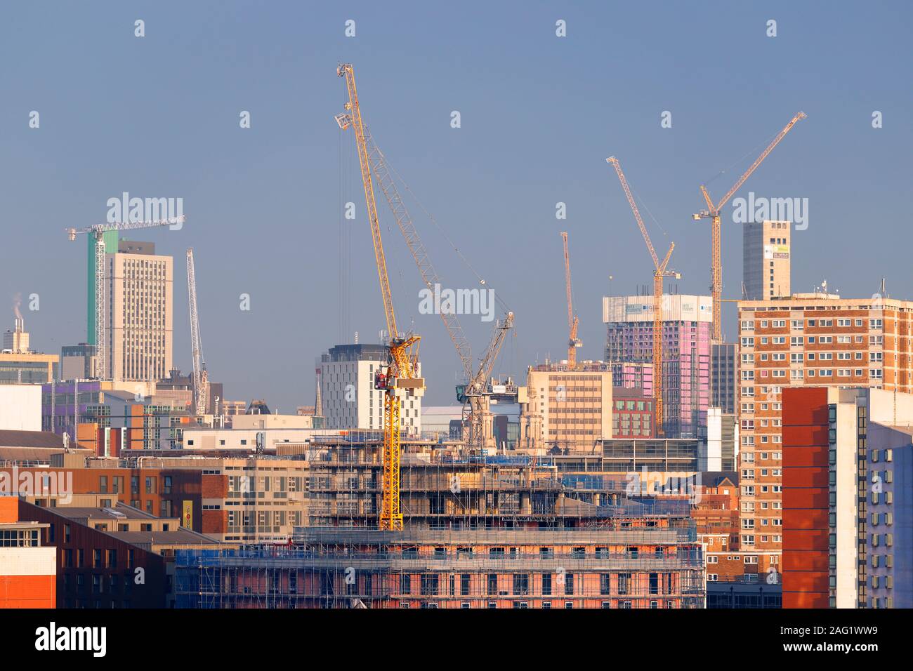 Leeds tall buildings under construction hi-res stock photography and ...